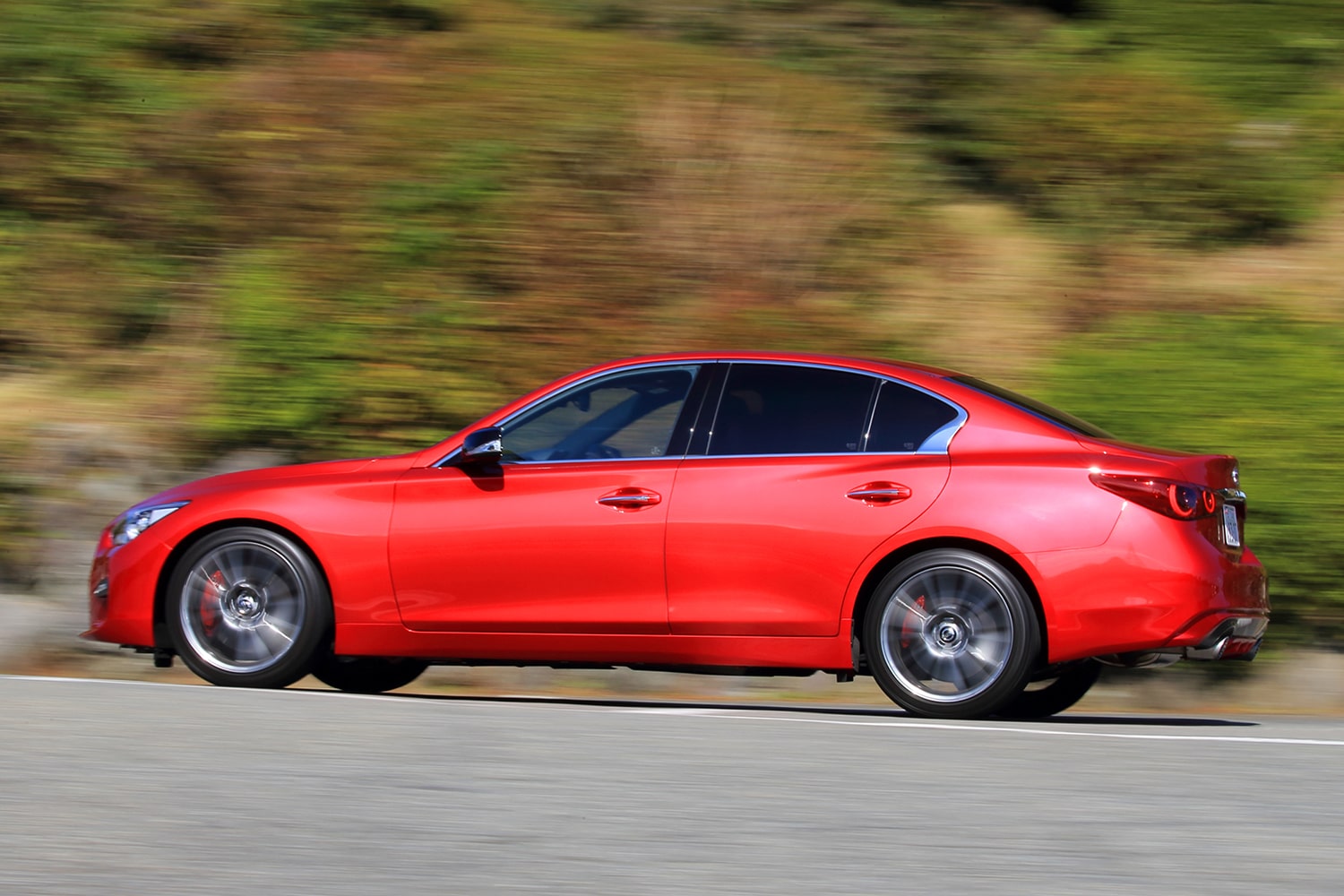 スカイライン400R その走りの実力を様々な視点からご紹介